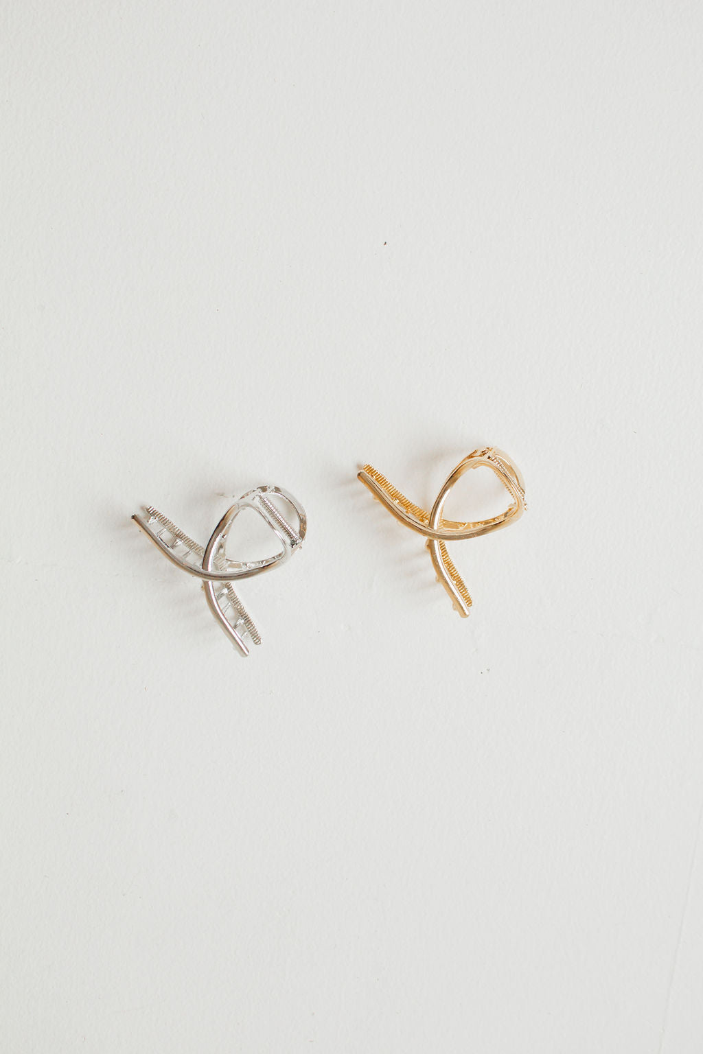 Mini Loop Claw Clip | ANID | Trendy and affordable claw clips – ANDI
