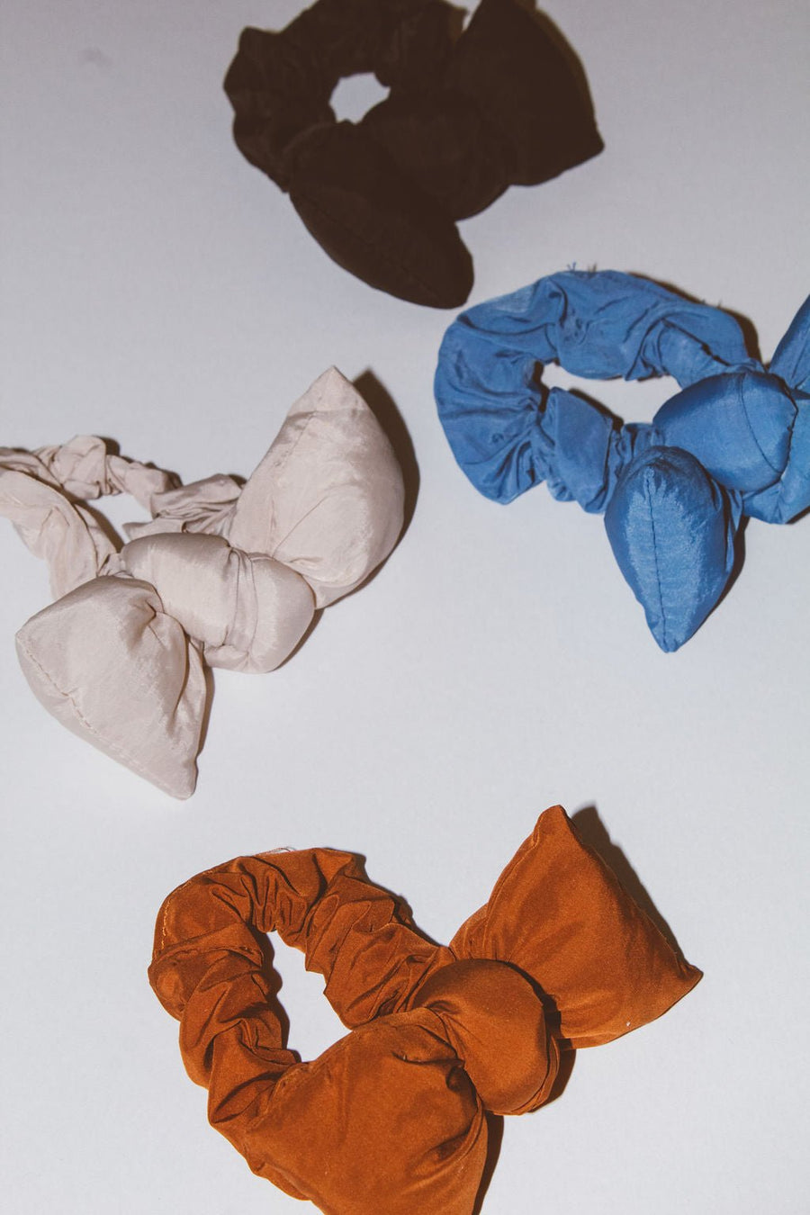 Puffer Bow Scrunchie – ANDI